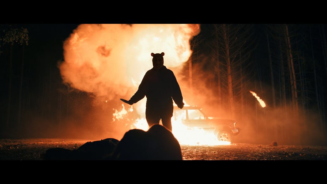 Pu der Slasherbär: Neue Fotos aus dem "Winnie Puuh"-Horrorfilm "Blood and Honey"